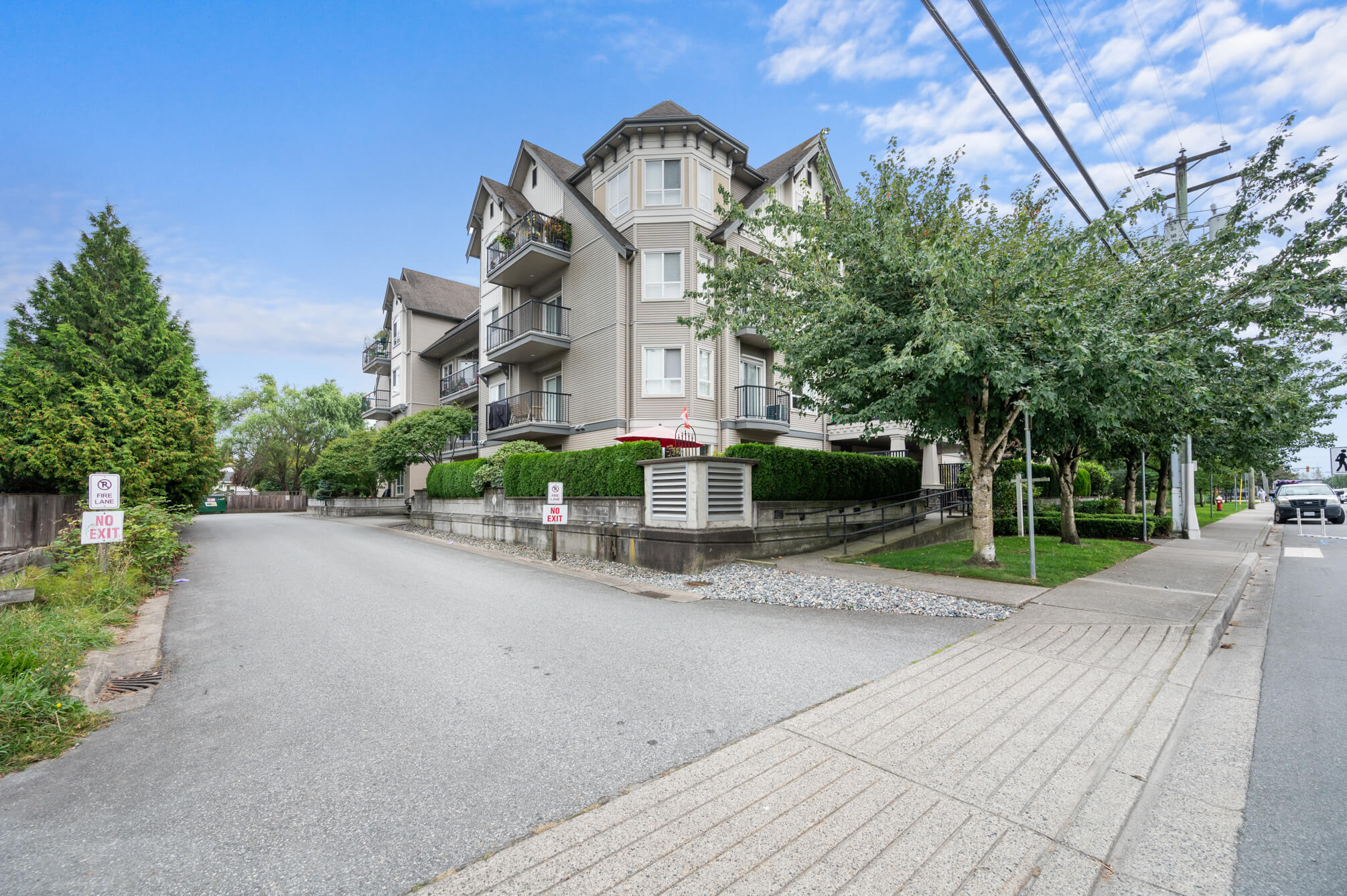 401 12090 227 STREET Maple Ridge – Real Estate Listing by Momentum ...